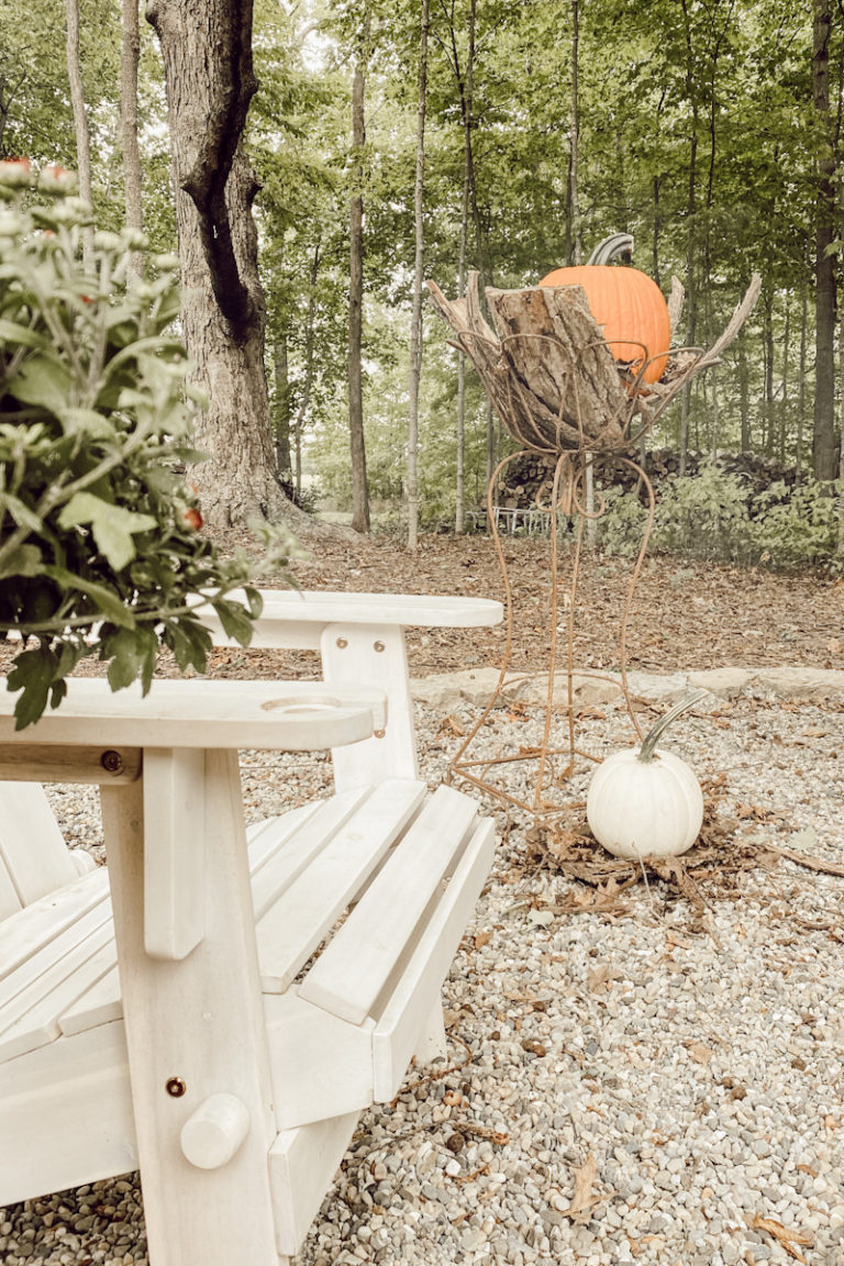 Fire Pit Decorated For Fall | The Best Outdoor Fall Decor