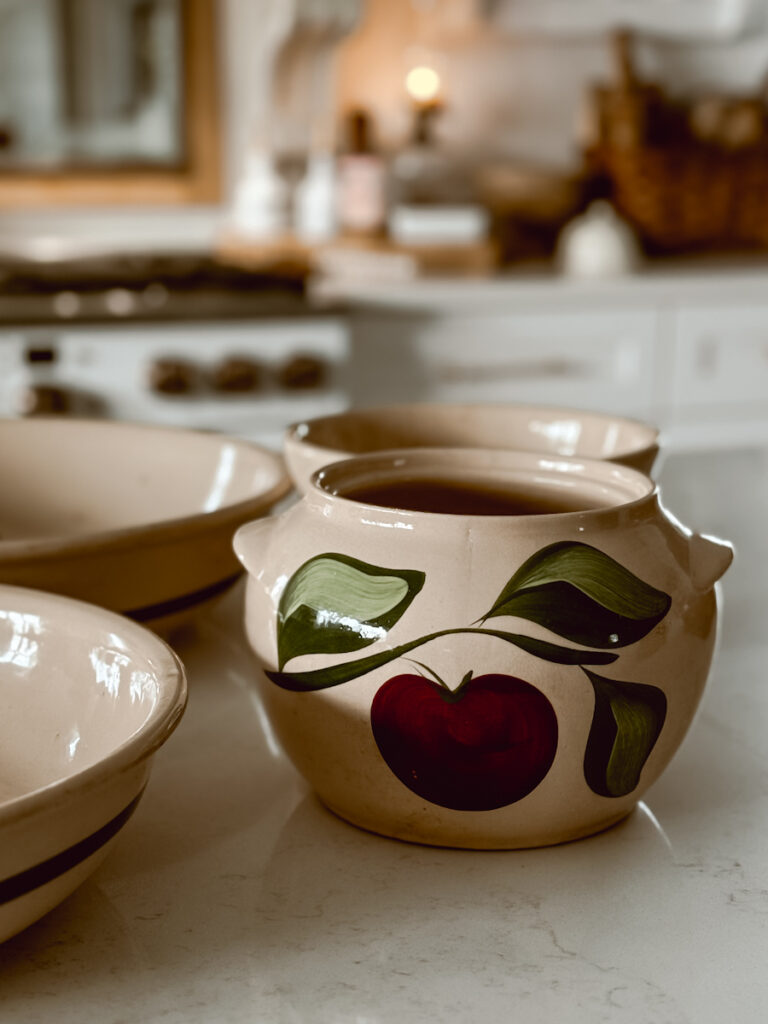 A Small Antique Haul: Watt Apple Pottery - Deb and Danelle